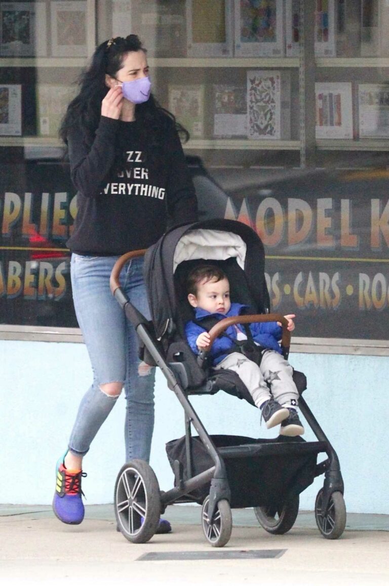 Krysten Ritter in a Black Sweatshirt Takes Her Son to a Toy Shop in Los ...