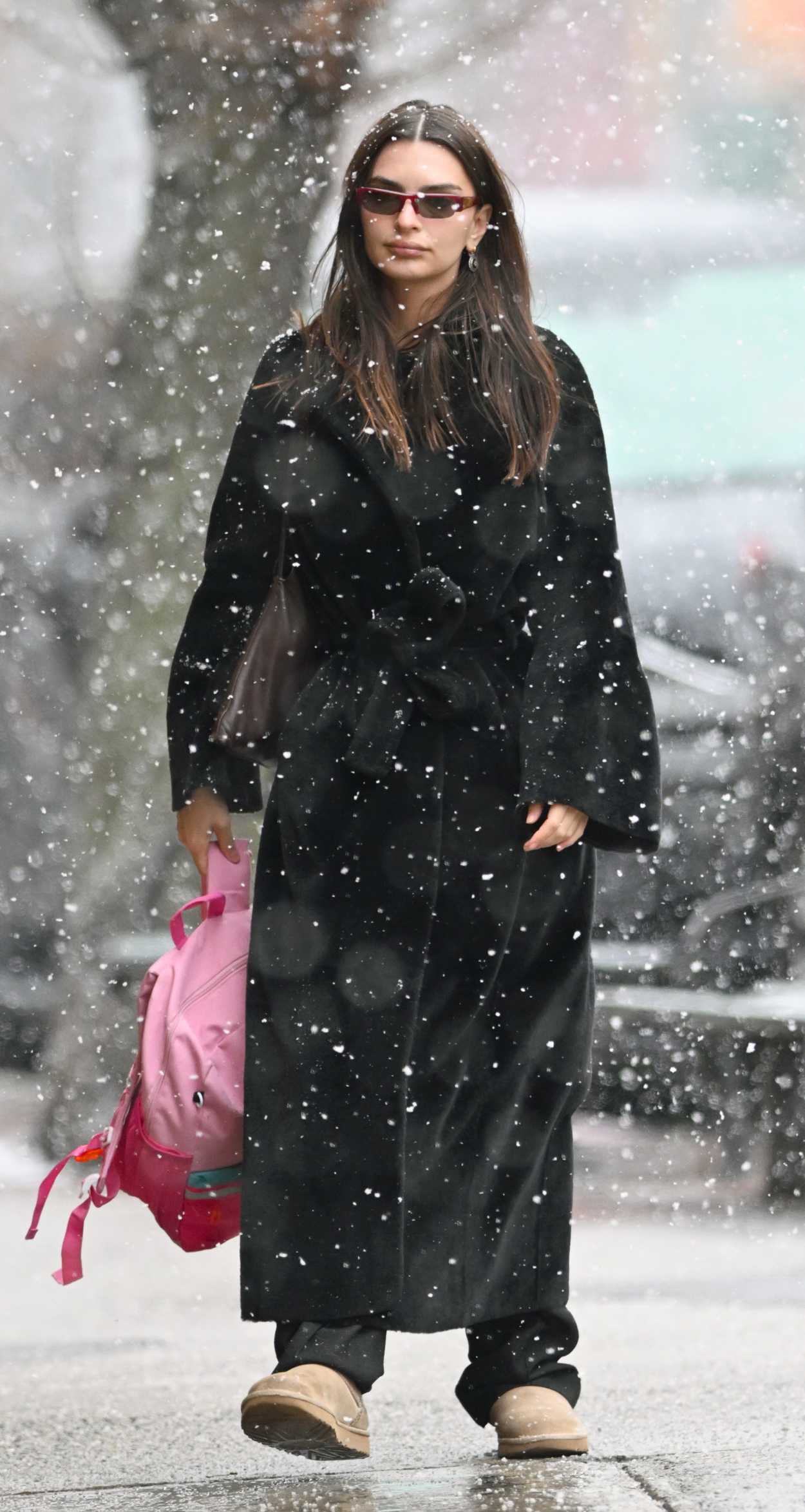 Emily Ratajkowski in a Black Coat Braves the Snow Out in New York City ...
