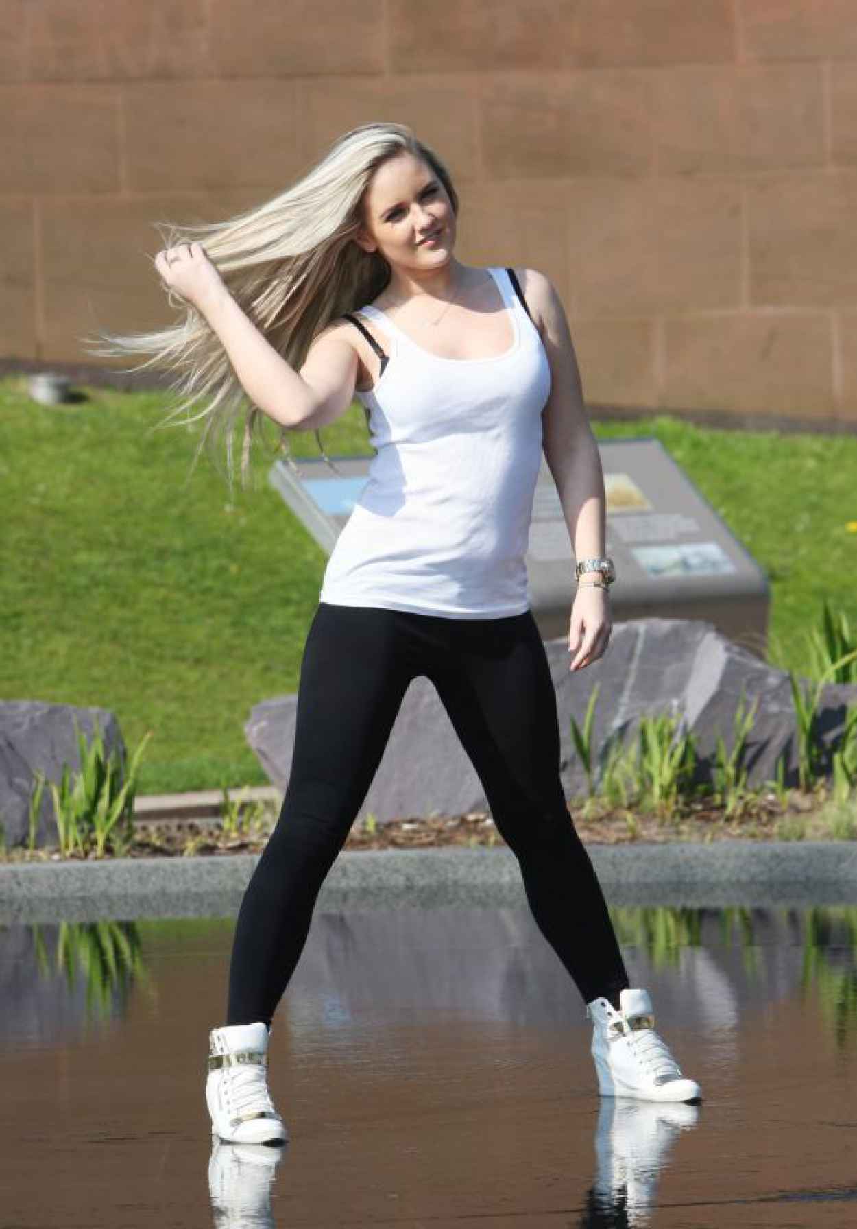 Rachel Rhodes – Ccooling Off – Out in Liverpool, June 2015 – celebsla.com